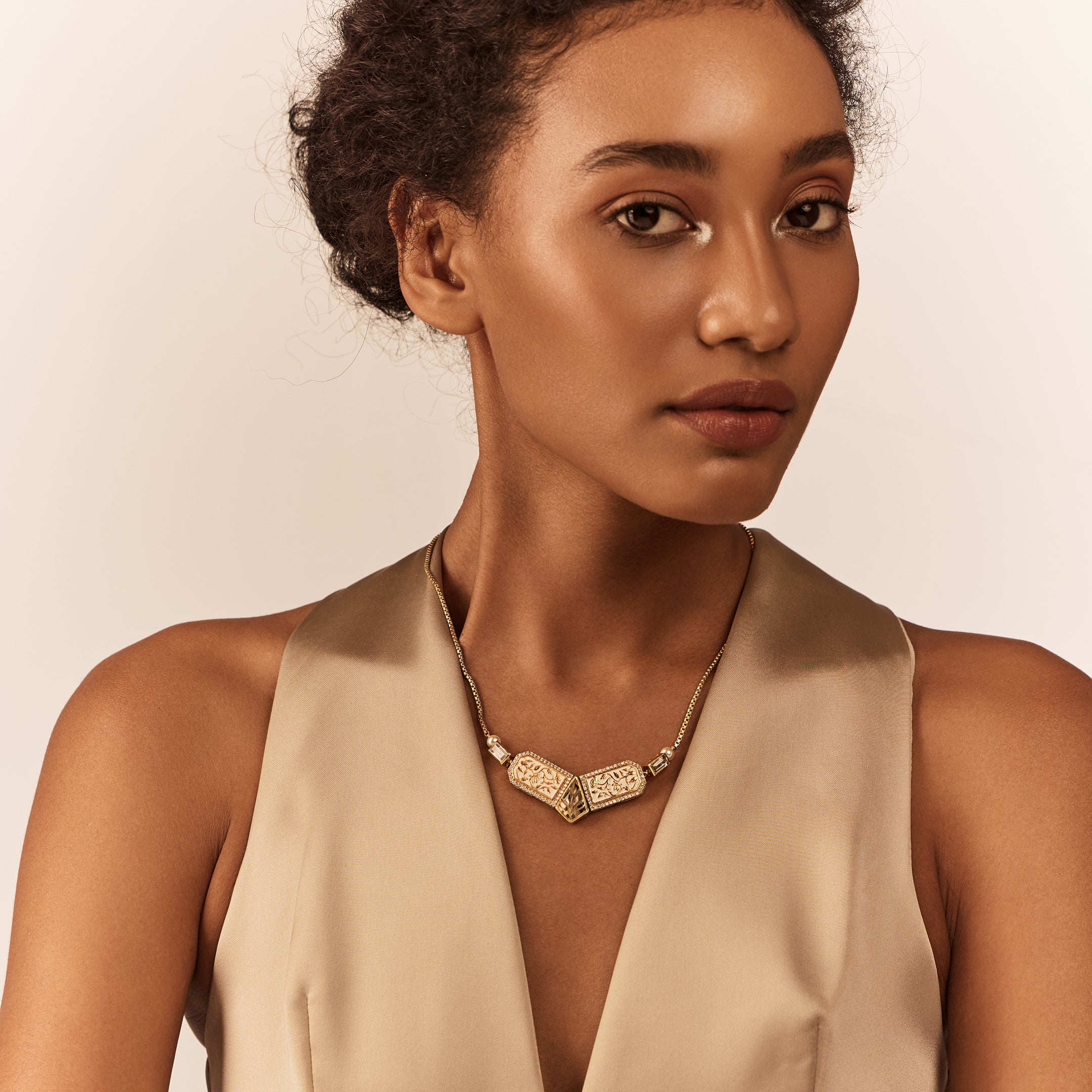Amelia Ottoman Elegance by JJV by JJ Valaya – Aulerth